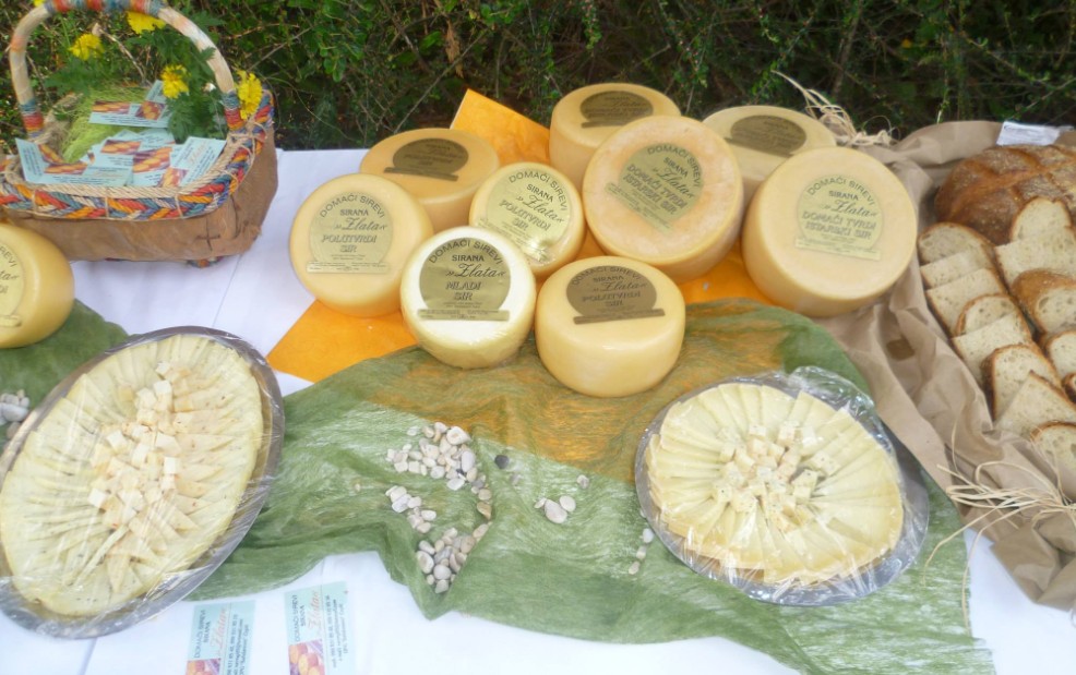 Istarski, domaći sir, prodaja, ribanac, Istra, Labin, Čepić, Šahdanović ...